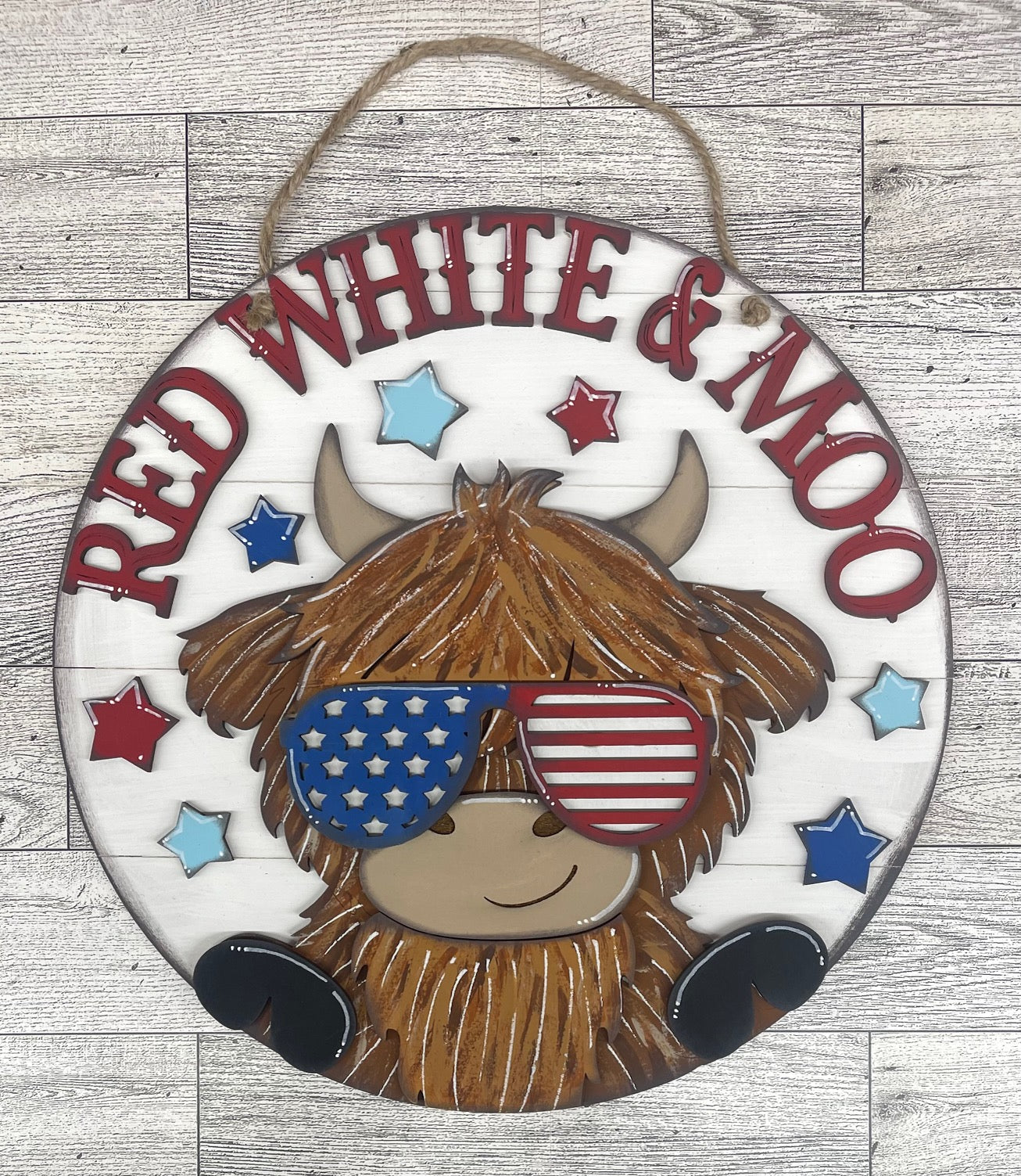 Painted Red, White & Moo Door Sign – DIY Crafts with Dar